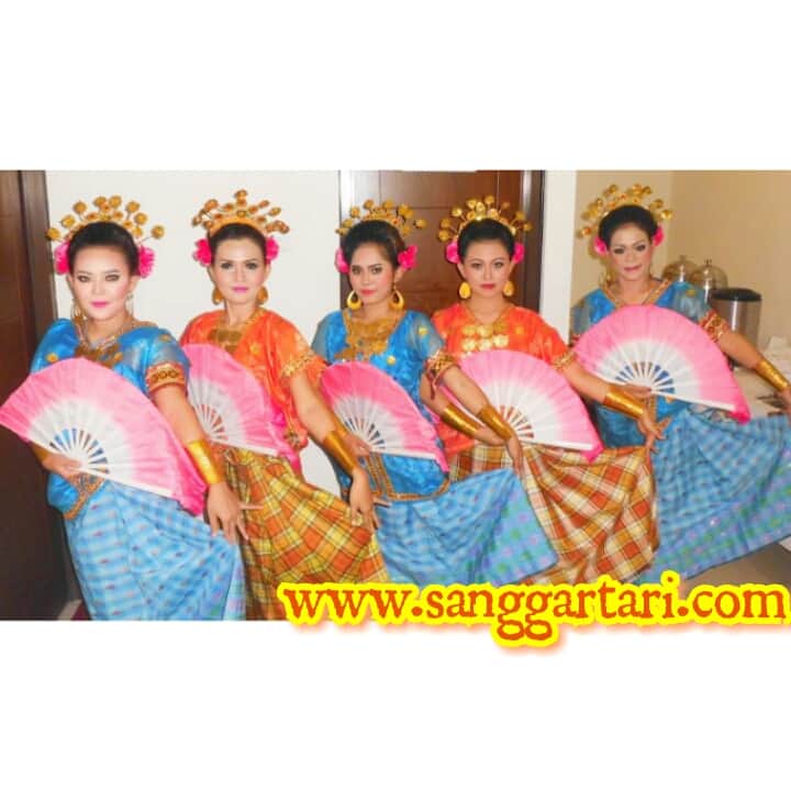 Kostum Tari - Sanggar Tari Tradisional " Kendali Manik " Jakarta